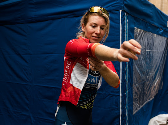 Nederlandse pakt op haar 33e rode sprinterstrui in The Women's Tour ...