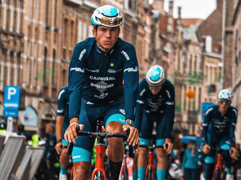 Column Claudia Van Avermaet: "Hyperprofessionalisering weegt zwaar ...